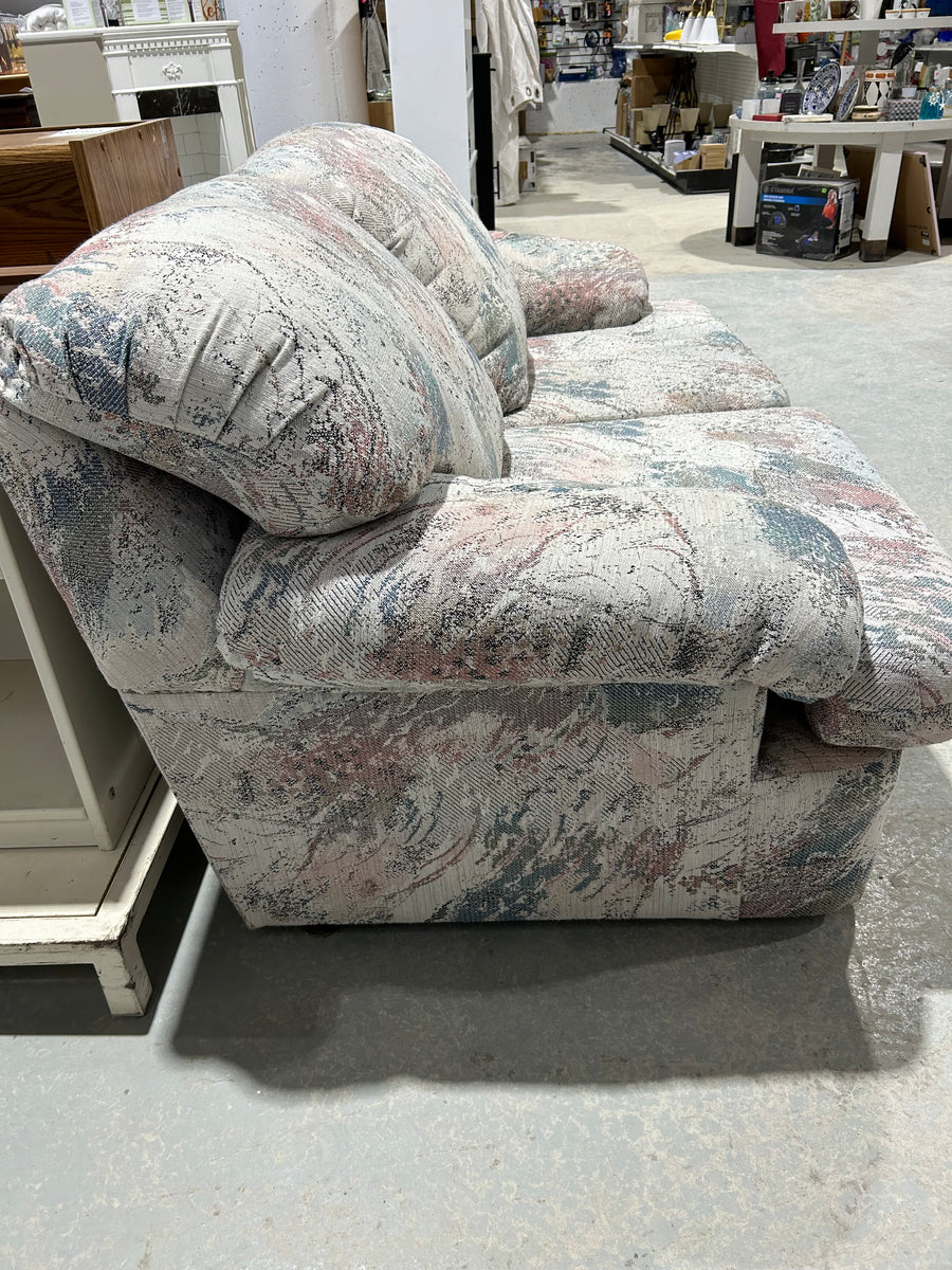 Comfy Loveseat – Habitat for Humanity Greater Ottawa ReStore