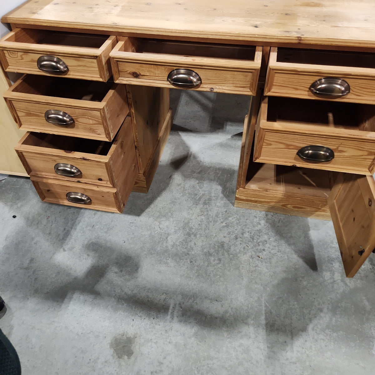 Light wood office desk – Habitat for Humanity Greater Ottawa ReStore