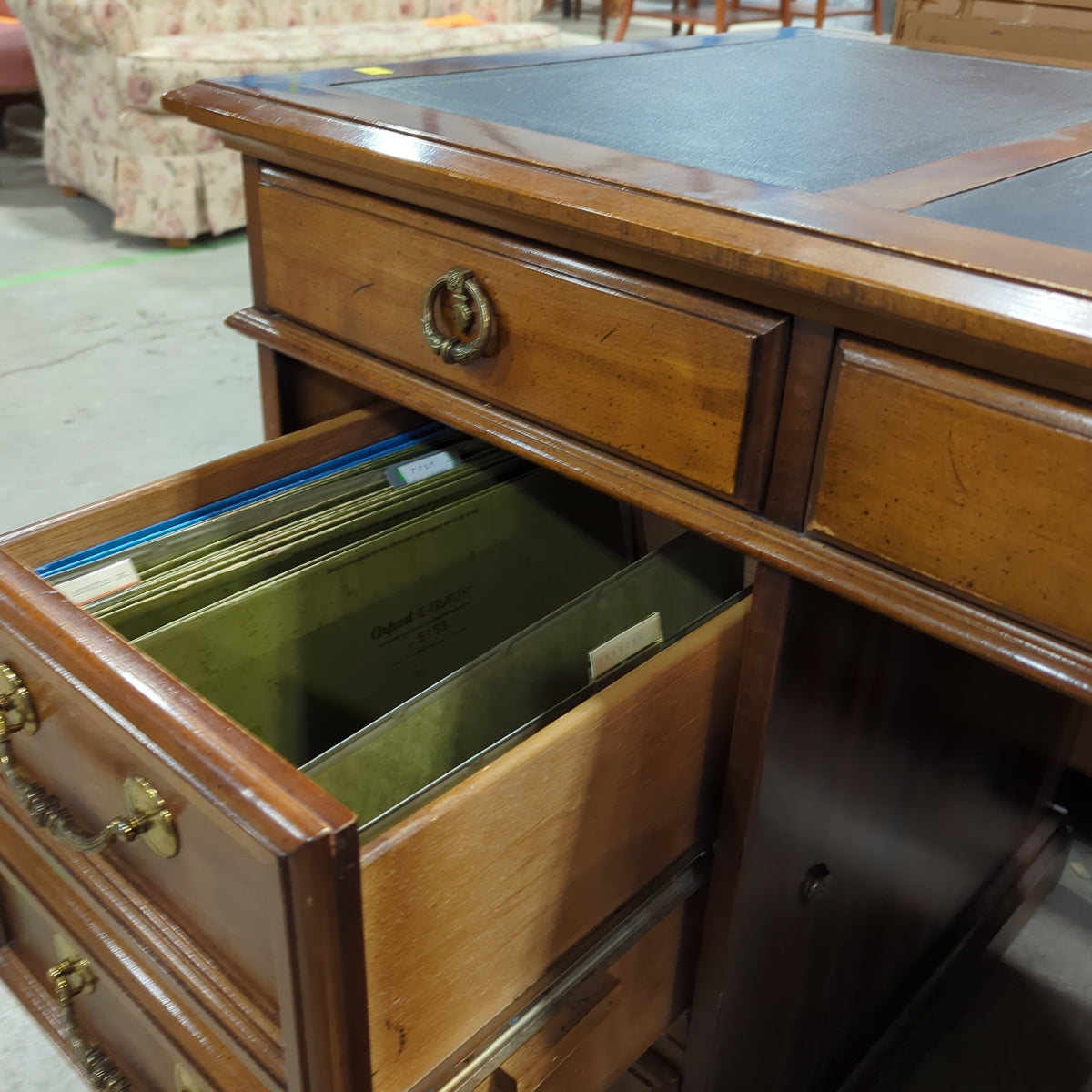 Desk with blotter style top – Habitat for Humanity Greater Ottawa ReStore