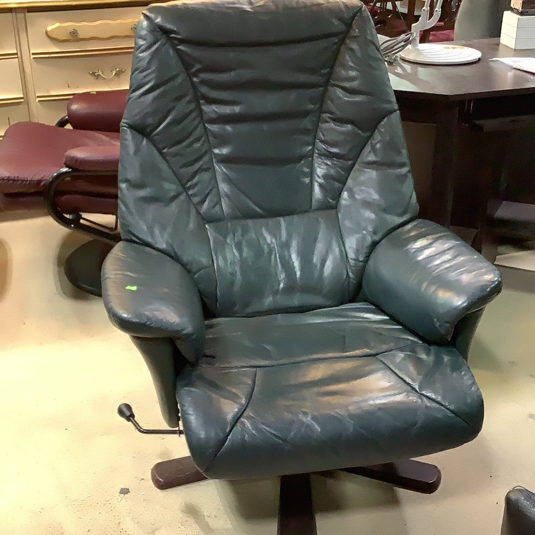 Forest Green Armchair – Habitat for Humanity Greater Ottawa ReStore