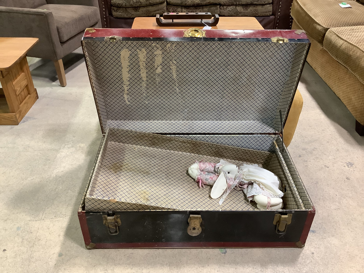 Vintage Storage Chest – Habitat for Humanity Greater Ottawa ReStore