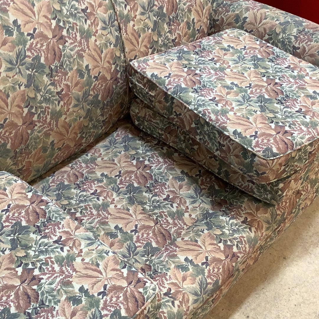 Coloured Leaf Sofa – Habitat for Humanity Greater Ottawa ReStore