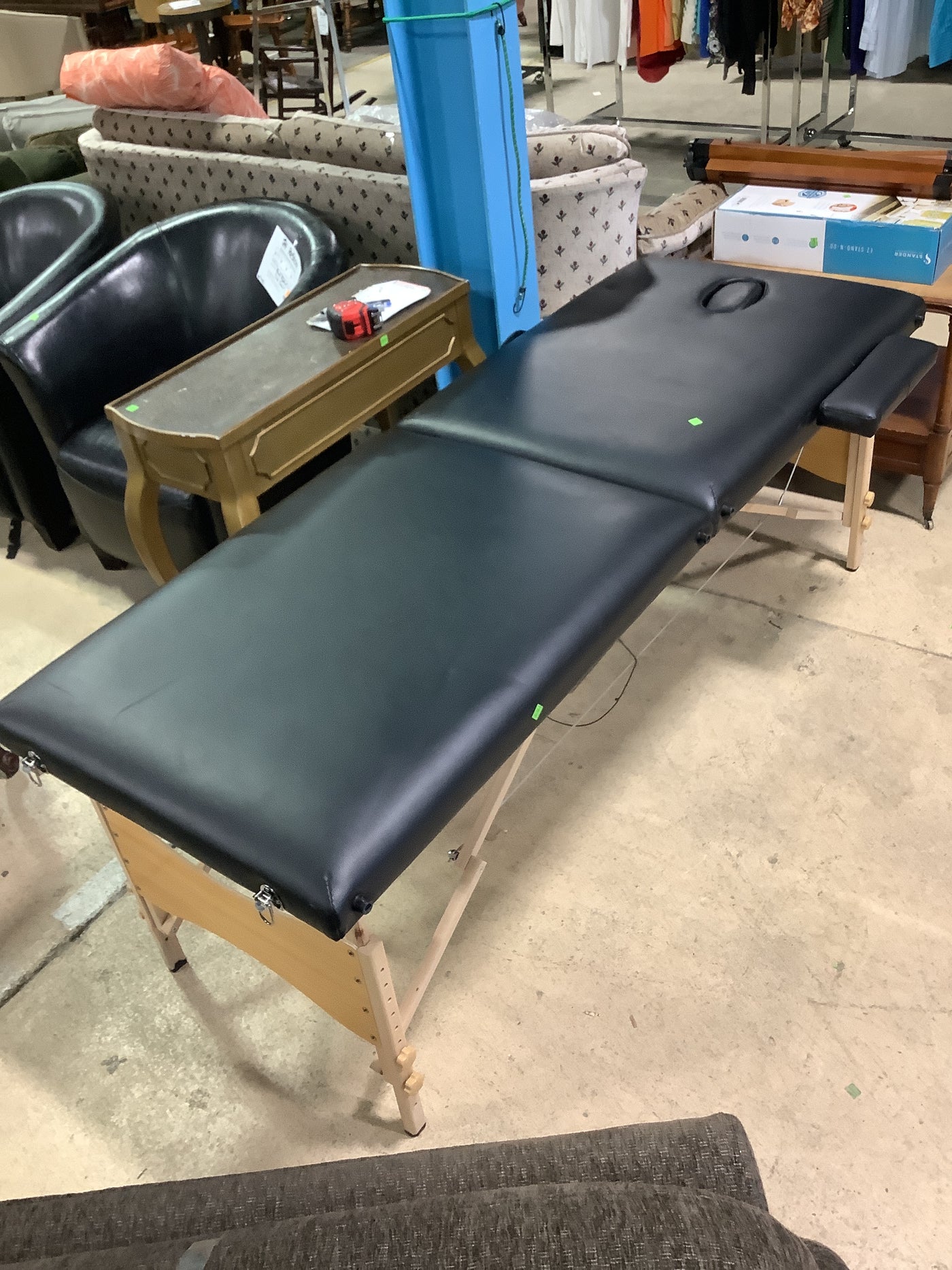 Folding Massage Table – Habitat for Humanity Greater Ottawa ReStore