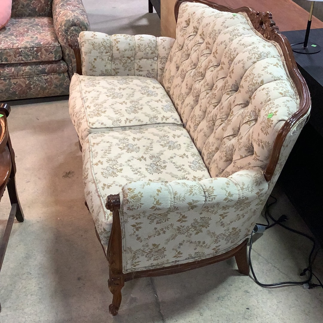 Subtle Design Traditional Sofa – Habitat for Humanity Greater Ottawa ...