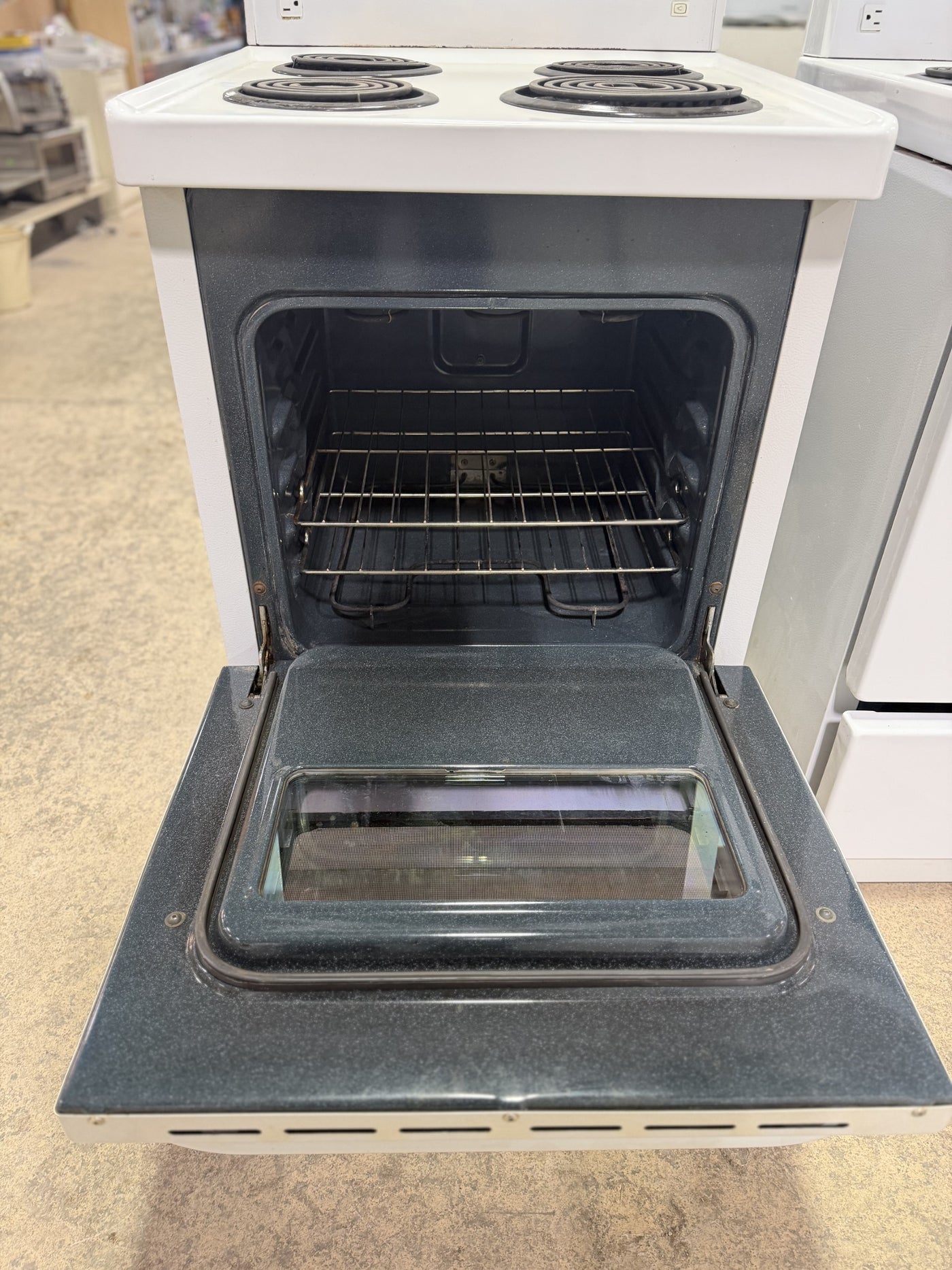 Frigidaire 24" Freestanding Electric Range (Coil Top) – Habitat for ...