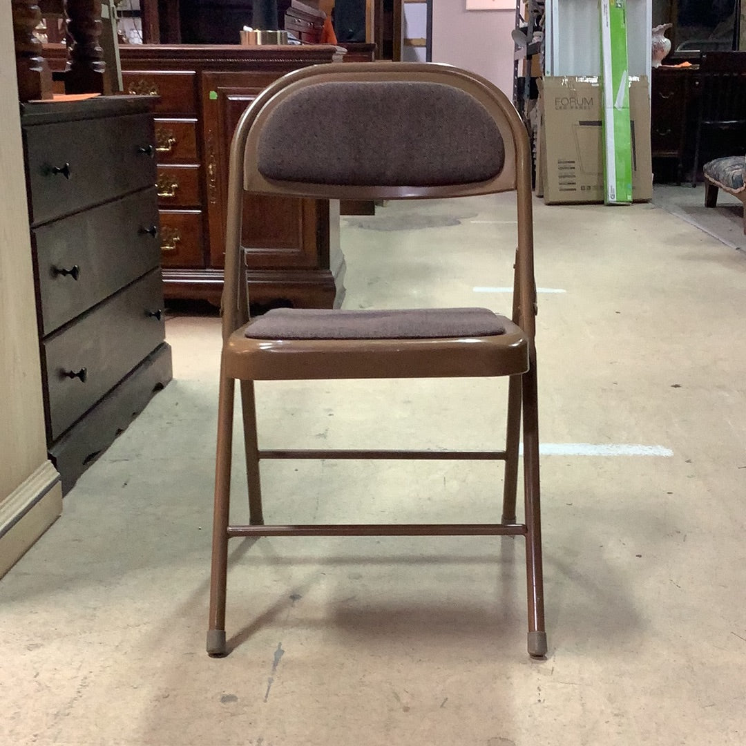 Brown Folding Chair – Habitat for Humanity Greater Ottawa ReStore