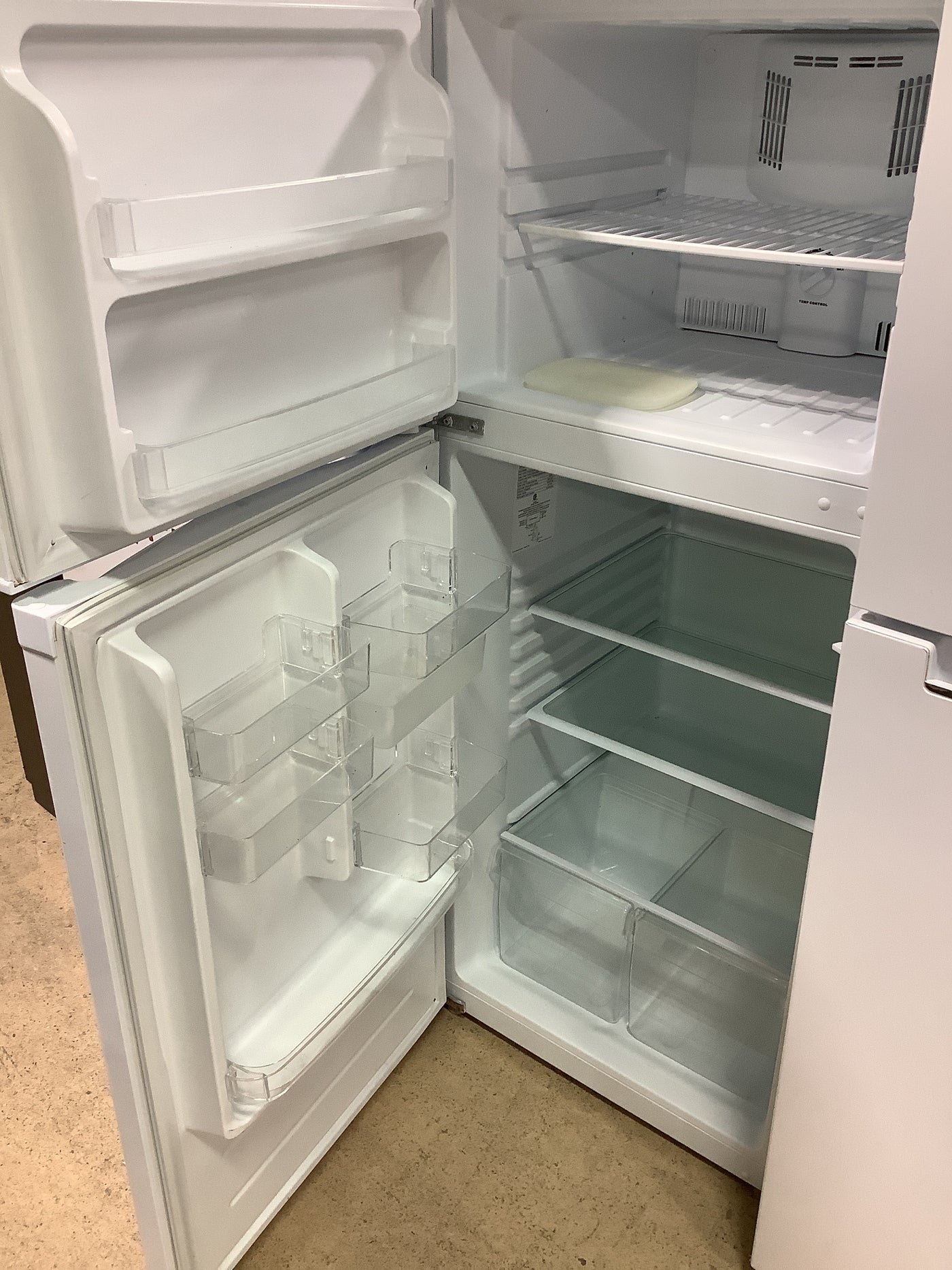 MC Commercial Fridge – Habitat for Humanity Greater Ottawa ReStore