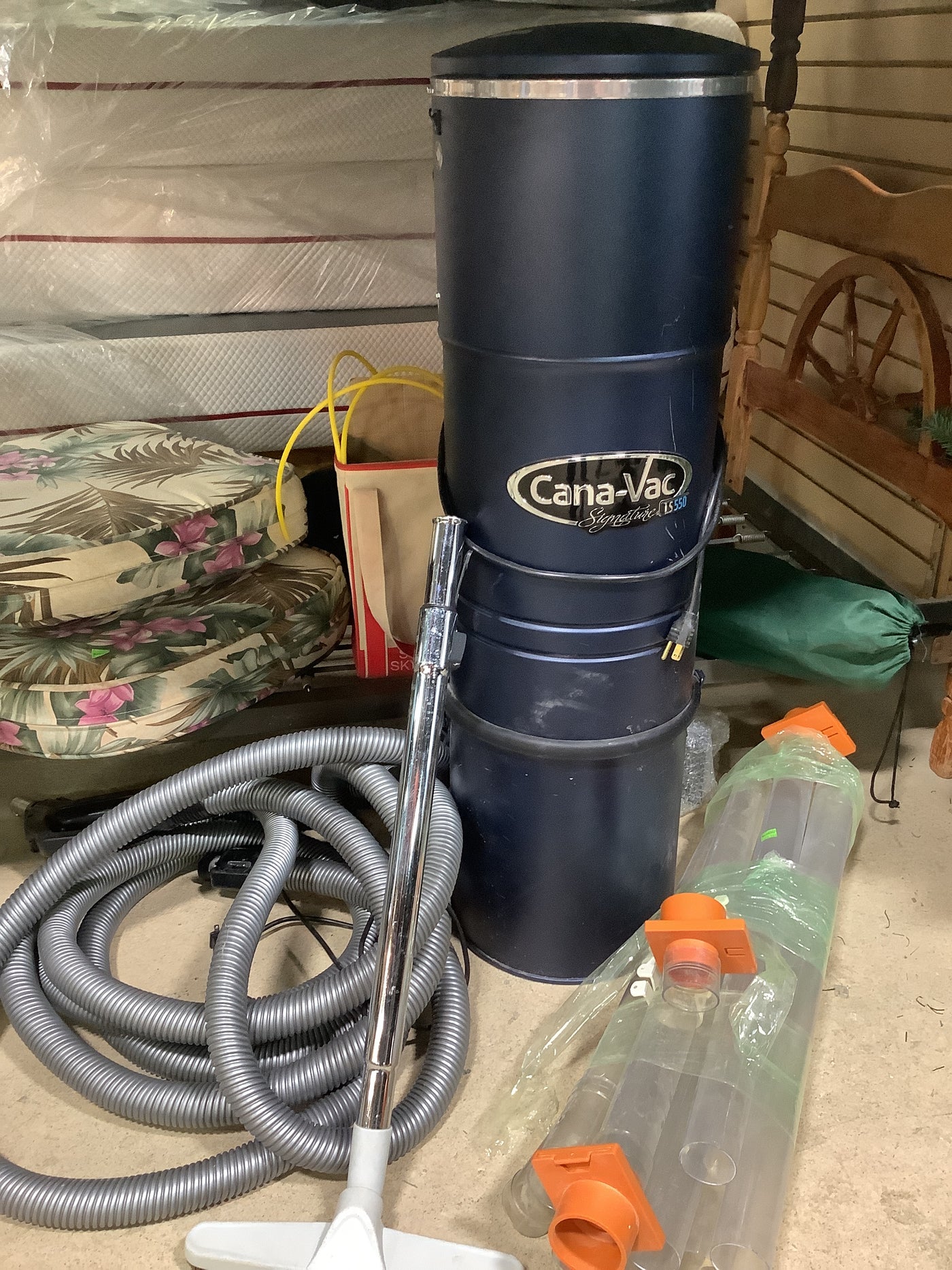 Cana-Vac Signature LS550 – Habitat for Humanity Greater Ottawa ReStore