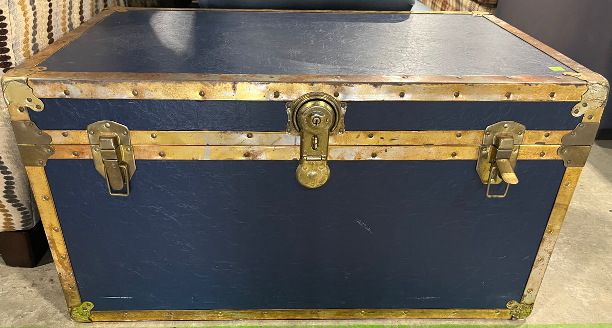 Cedar Lined Steamer Trunk – Habitat for Humanity Greater Ottawa ReStore