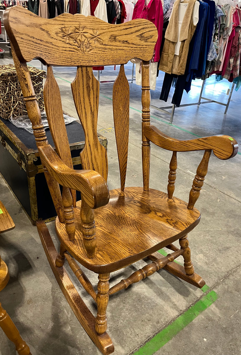 Thick Wooden Rocking Chair – Habitat for Humanity Greater Ottawa ReStore
