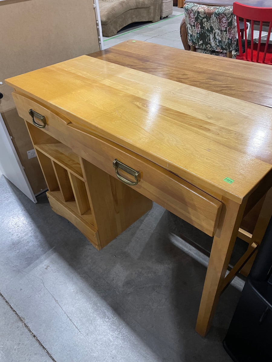 Light Oak Coloured Desk – Habitat for Humanity Greater Ottawa ReStore