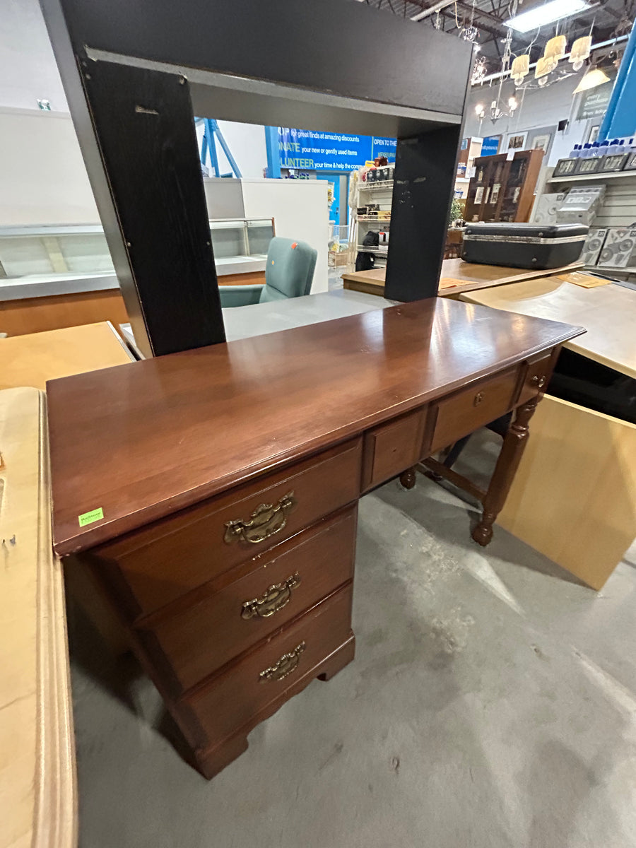 Vilas Canada 4 Drawer Desk – Habitat for Humanity Greater Ottawa ReStore