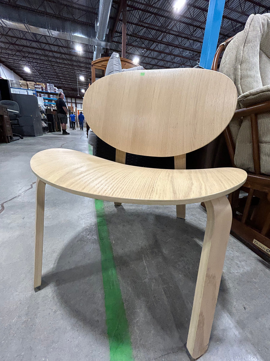 Modern Wooden Chair – Habitat for Humanity Greater Ottawa ReStore