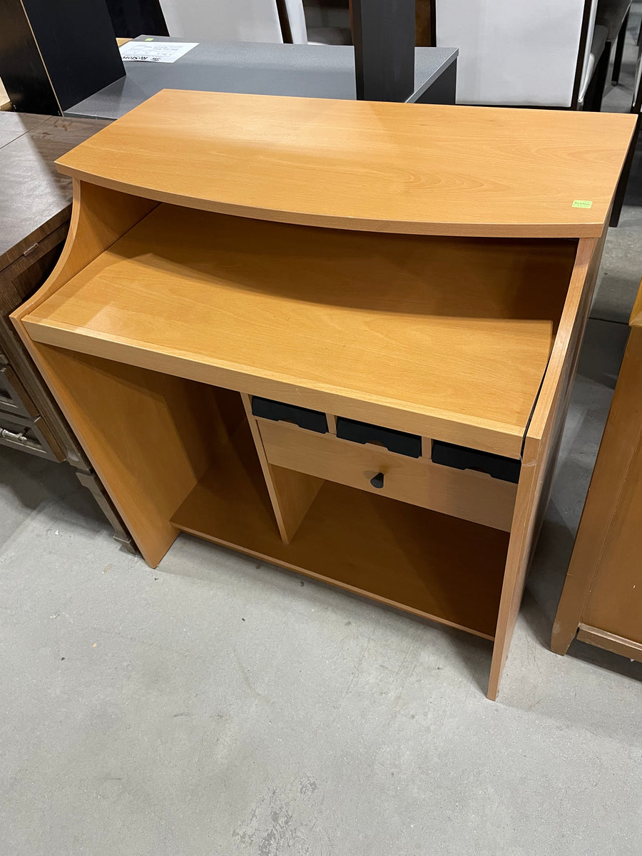 Small Computer Desk – Habitat for Humanity Greater Ottawa ReStore