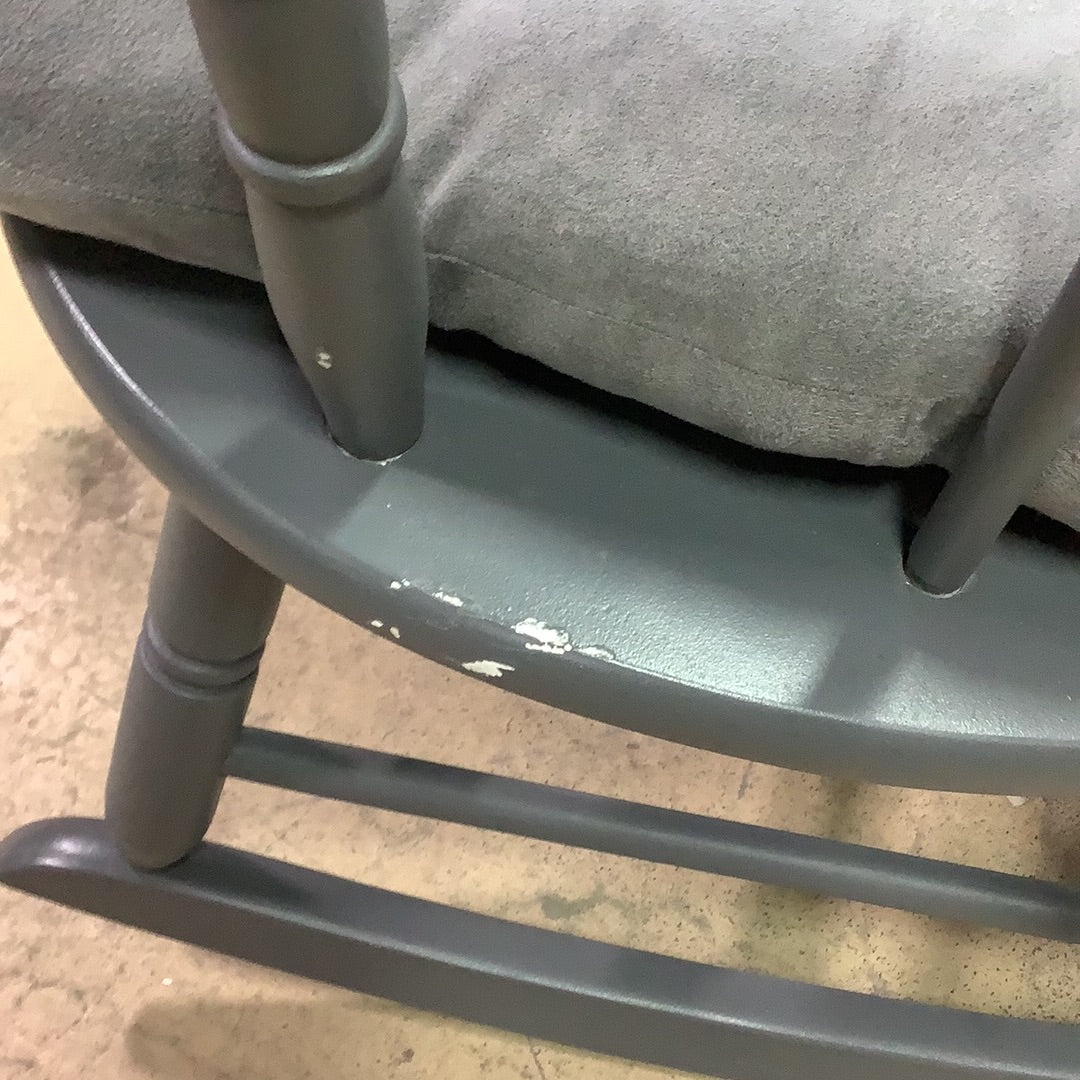 Grey Rocking Chair – Habitat for Humanity Greater Ottawa ReStore
