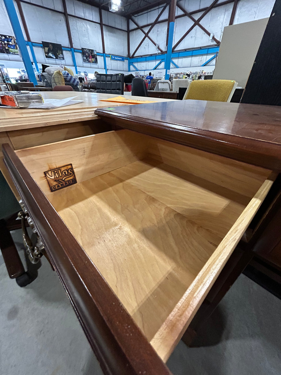 Vilas Canada 4 Drawer Desk – Habitat for Humanity Greater Ottawa ReStore
