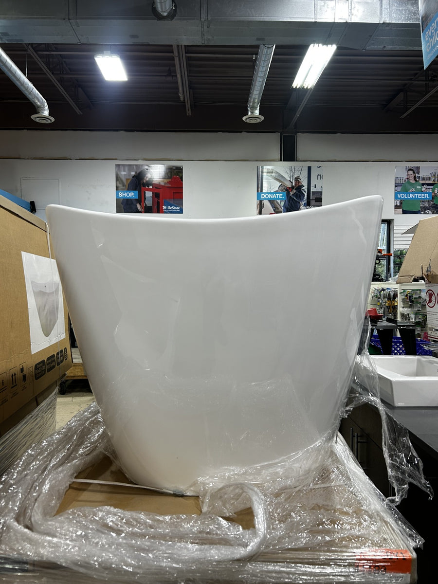 UBERHAUS Freestanding Bathtub - Rectangular - Rounded Corners - White ...