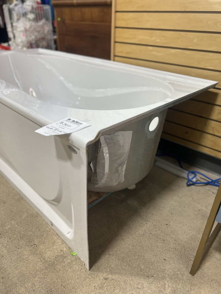 MAAX Cocoon White Acrylic Rectangular Alcove Bathtub, Right Drain ...